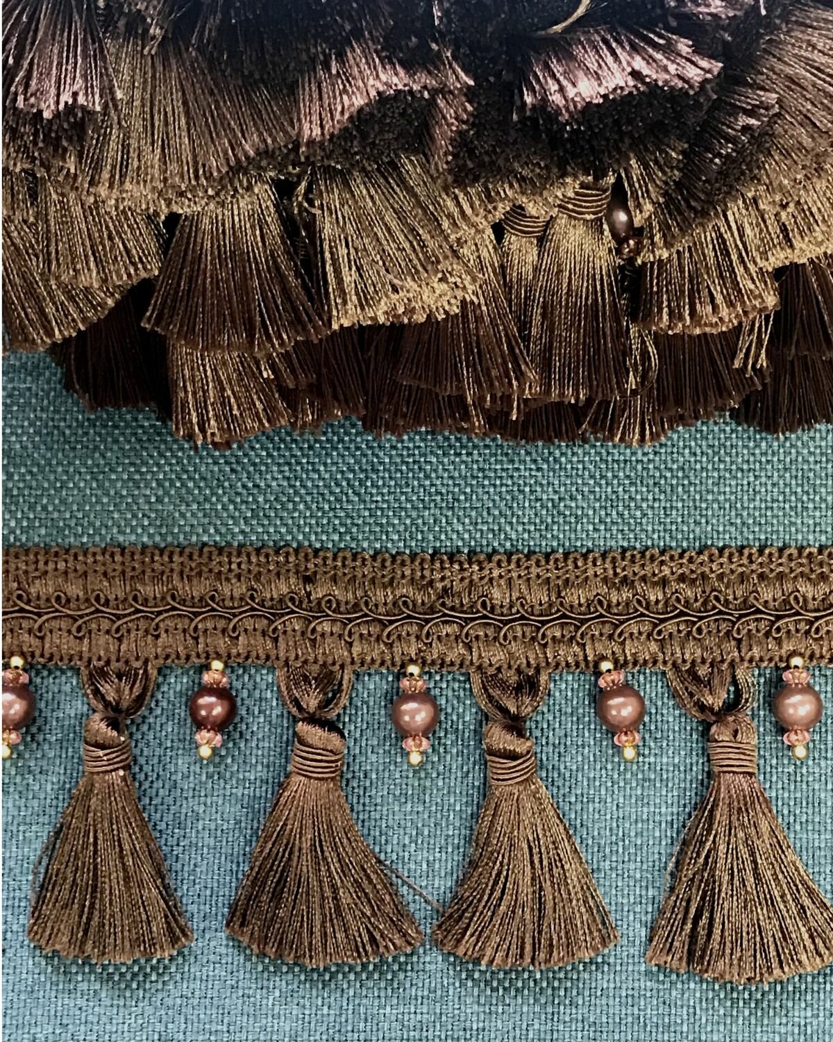 Бахрома для штор, покрывал/тесьма с кисточками для мебели, ширина 10,5 см, цв. коричневый, цена за 2,8 пог. метра
