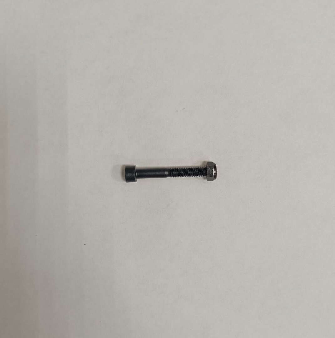 Ось колёсная для трюкового самоката 6мм, с болтом, длина 42мм