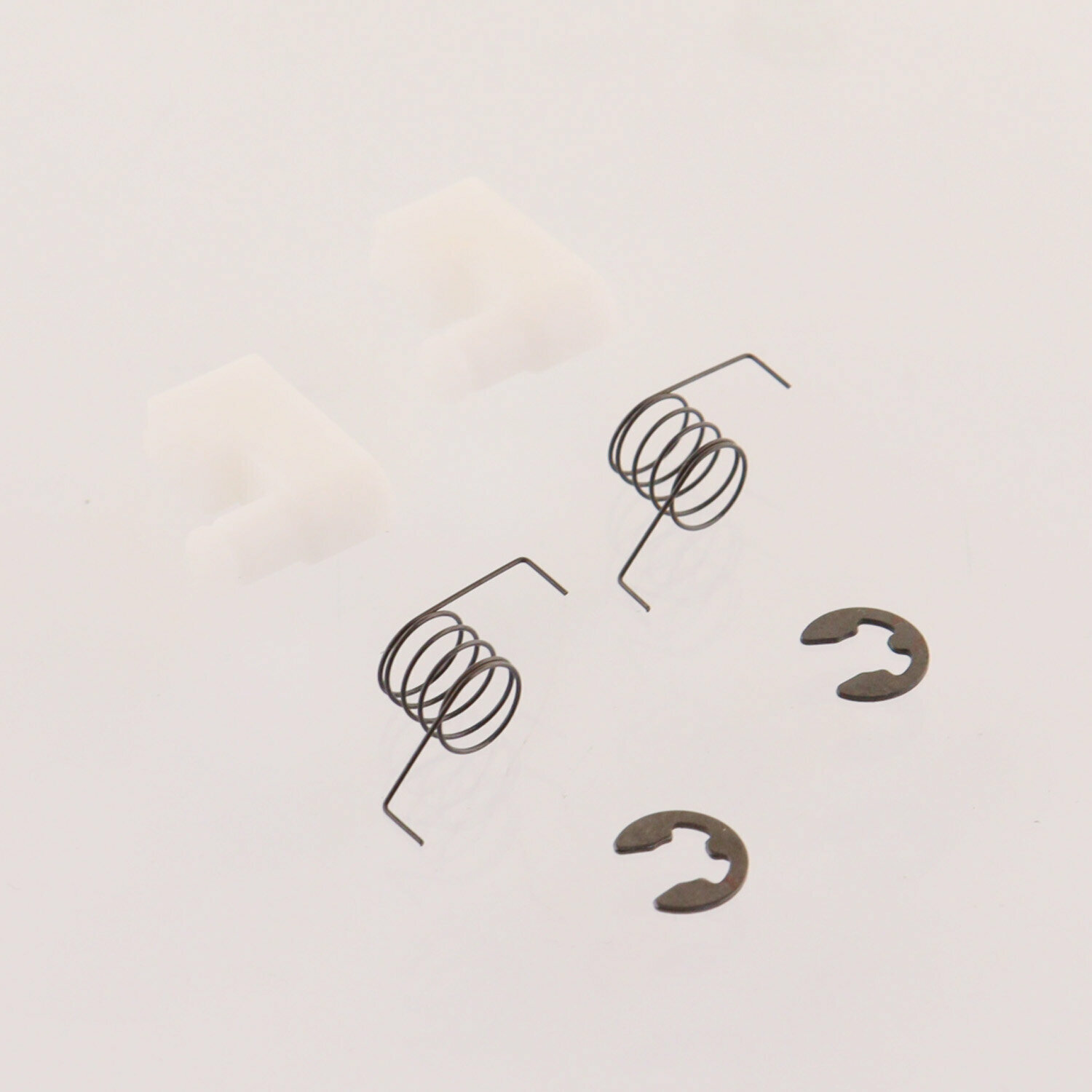 Собачки храповика стартера китайской бензопилы 45/52 (пара) (+пружины, стопорное кольцо)