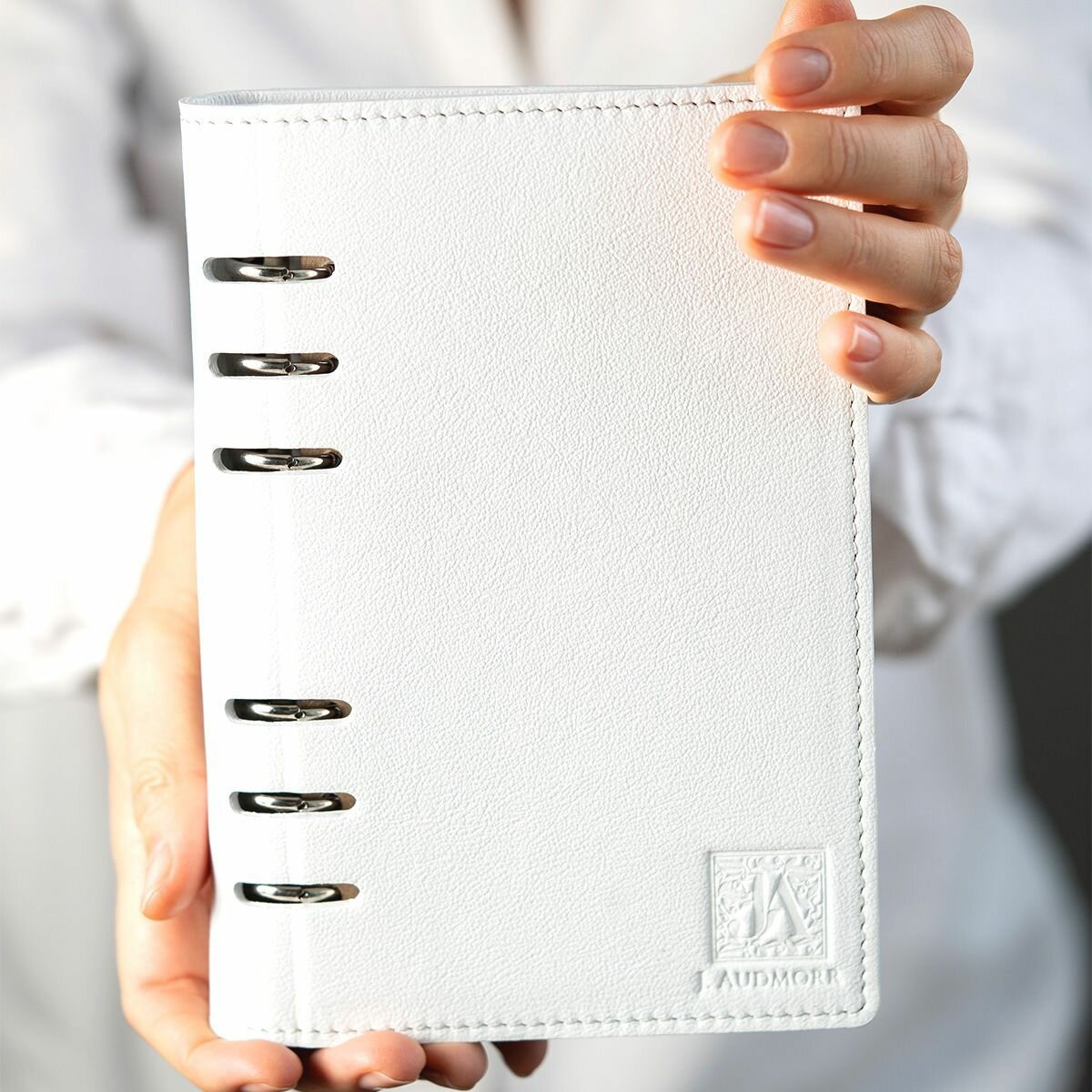 Кожаный ежедневник A6 на разъемных кольцах, тетрадь со сменными блоками, Denny White by J. Audmorr, белый, натуральная кожа, ручная работа