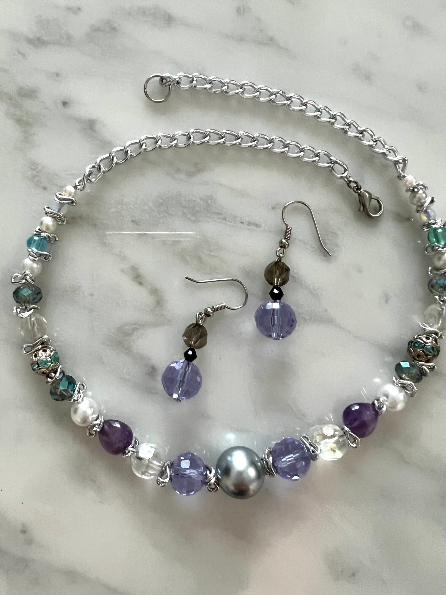 Комплект бижутерии: чокер, серьги, александрит синтетический, кристаллы Preciosa