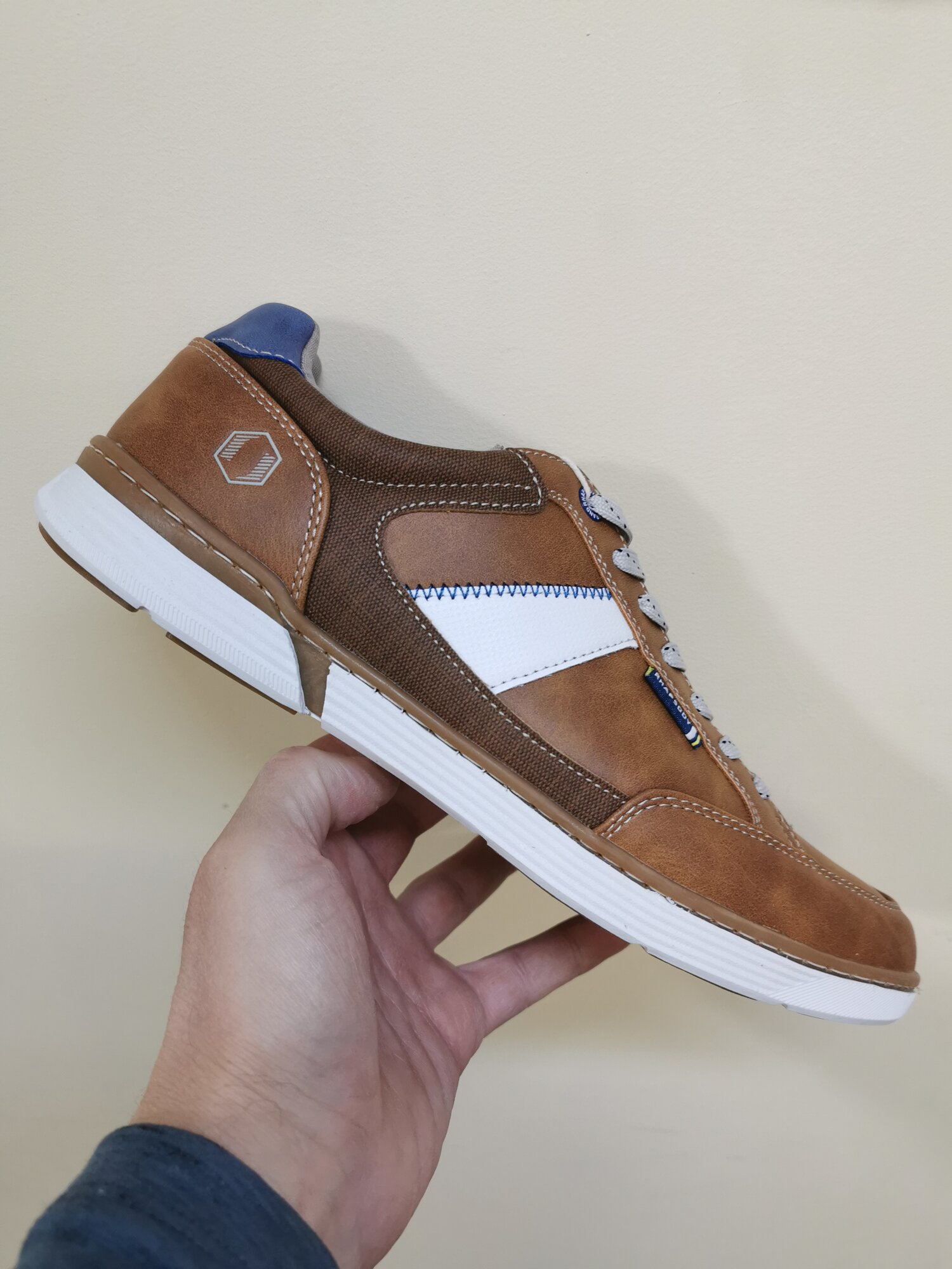 Кроссовки Rhapsody