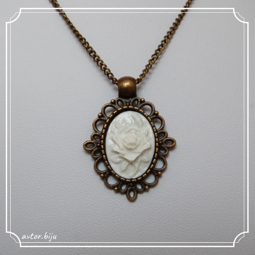Колье, камея