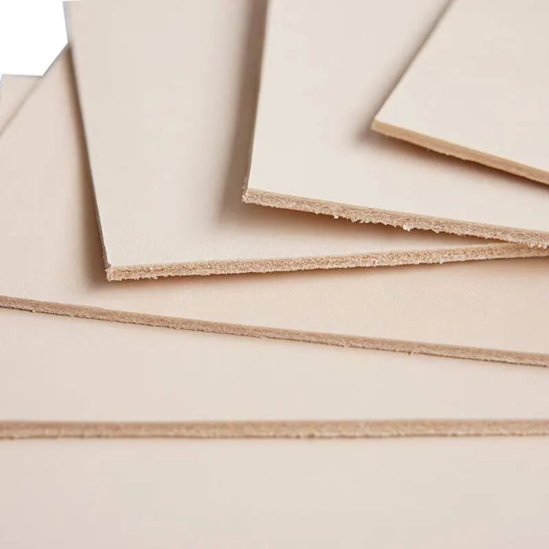 Натуральная воловья кожа для ременного дела 3.5 мм 30cm x 90cm, Thick 2mm