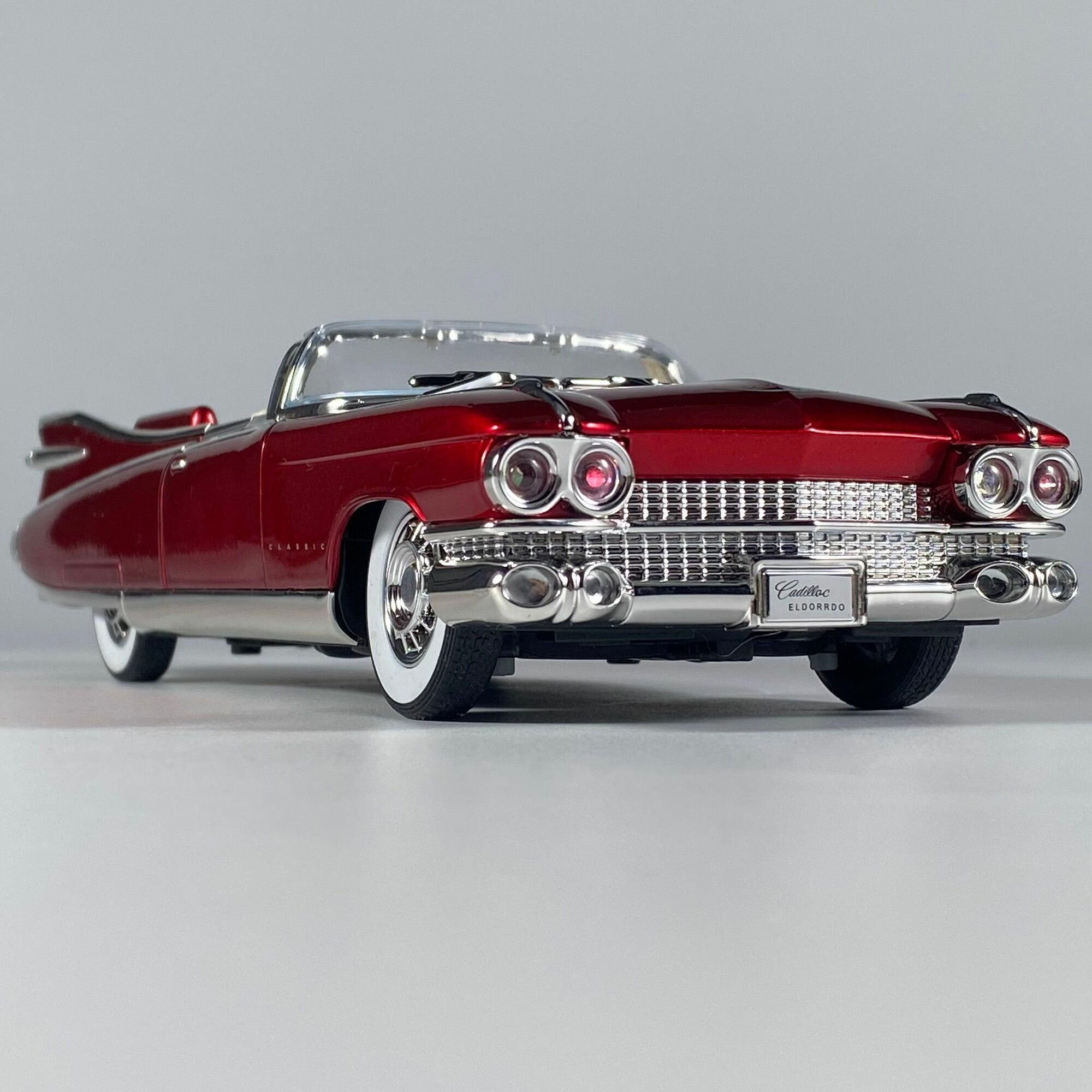 1 24 Модель ретро -автомобиля Cadillac Eldorado Biarritz 1959