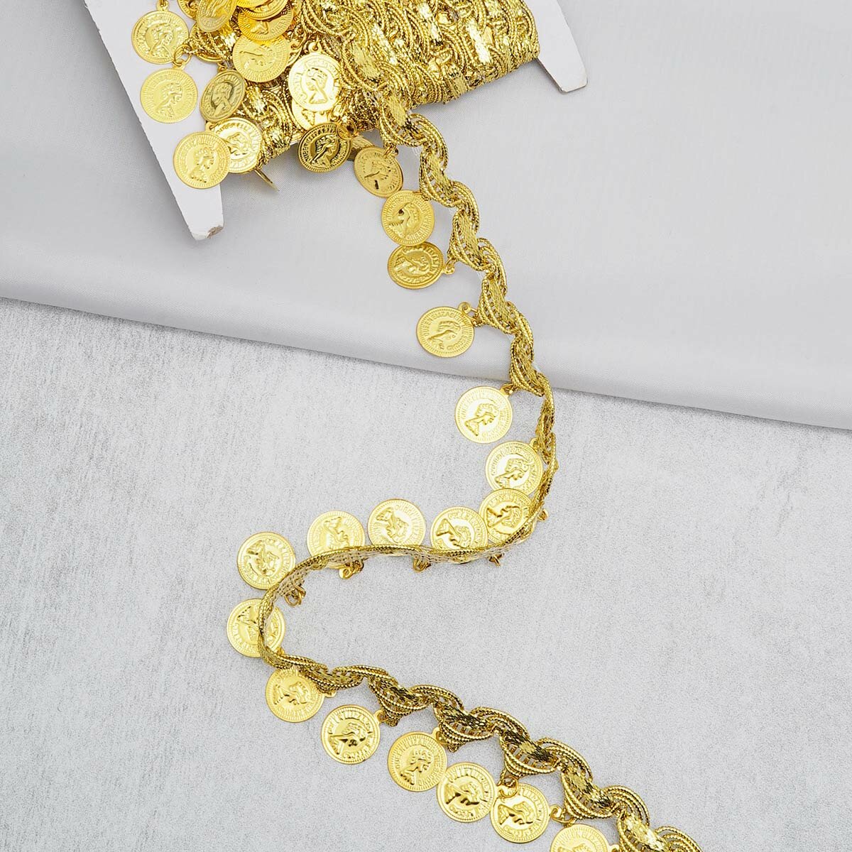 Тесьма металлизированная с монистами 3,5 см × 9,14 м, цвет золотистый