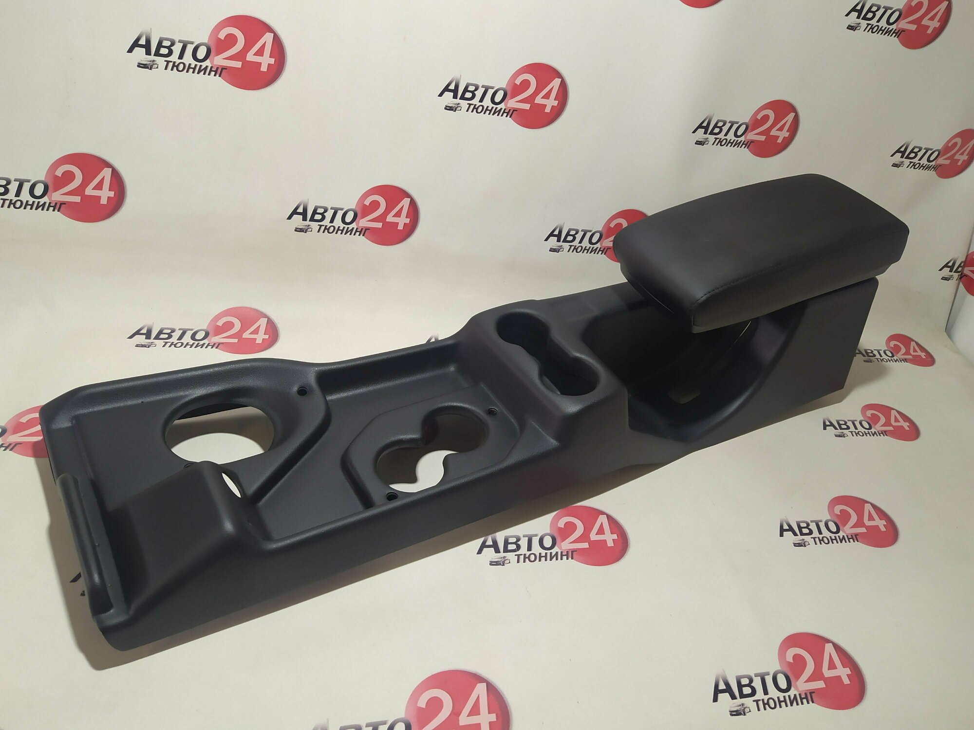 Нижняя консоль, подлокотник центральный с тоннелем для Лада 4х4