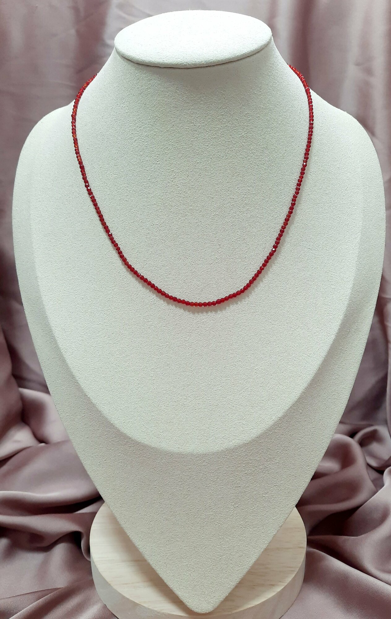 Бусы, шпинель