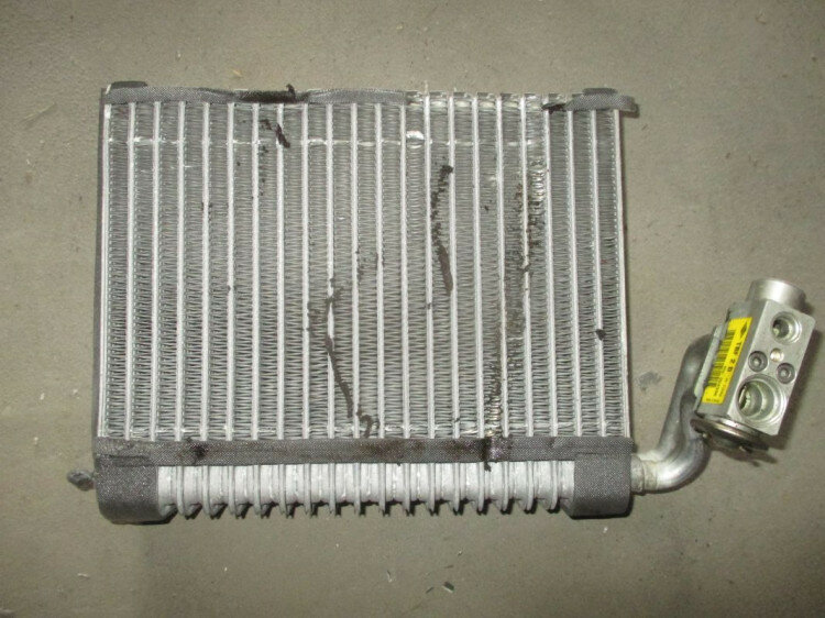 Радиатор испаритель кондиционера Опель Астра H 52403385 1618319 1618212 с клапаном 324336 OA-9