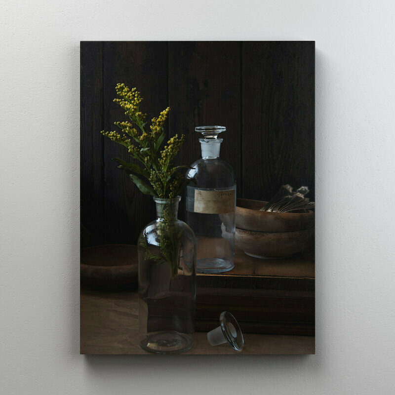 Интерьерная картина на холсте "Желтые цветы в колбе" размер 22x30 см