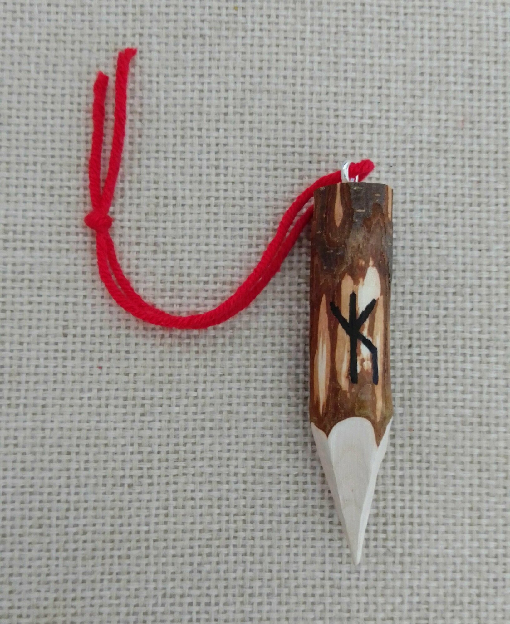 Осиновый кол-оберег "Защита от порчи и зла" 6 см.+ Красная нить