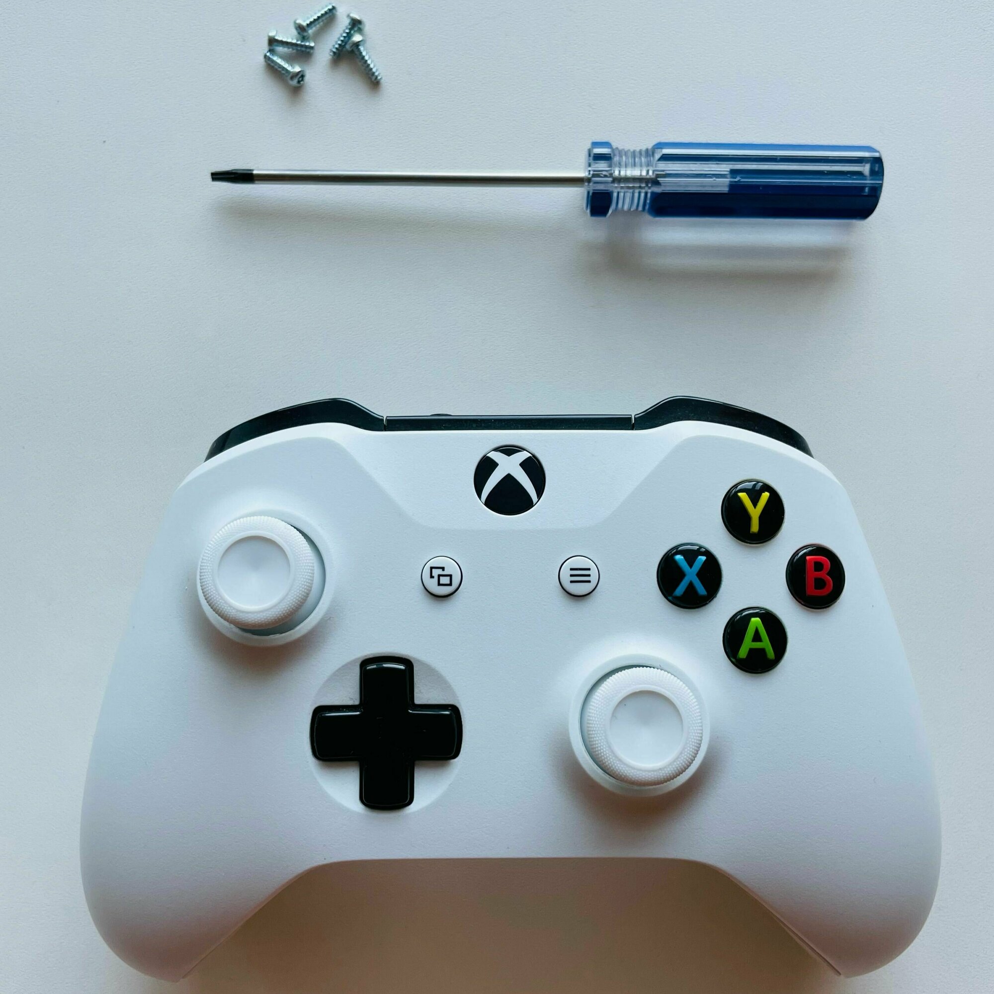 Аналоговые стики для Xbox ONE, совместимы с One S/X/Series S/X, белые 2 шт. — фото 1