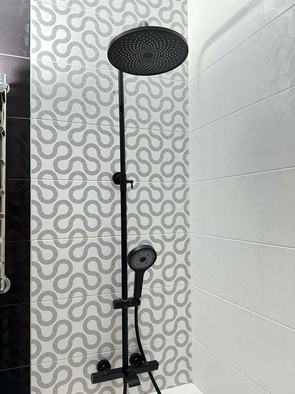 Душевая система из латуни с тропическим душем и термостатом Vieir V343561-C цвет черный