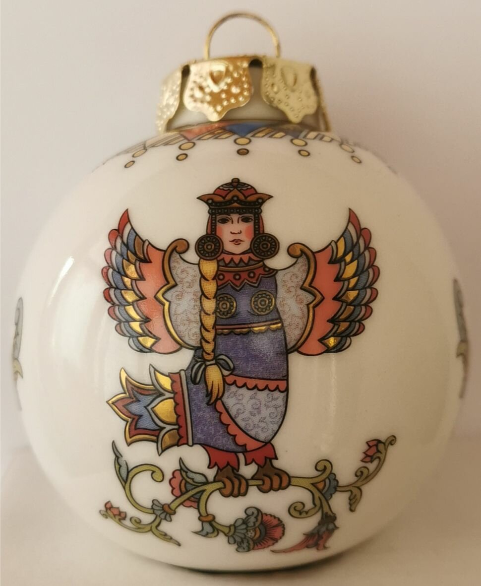 ШАР фарфоровый Новогодний на ёлку-"русские былины - птица гамаюн" диаметр-65 мм, в картонной коробке.