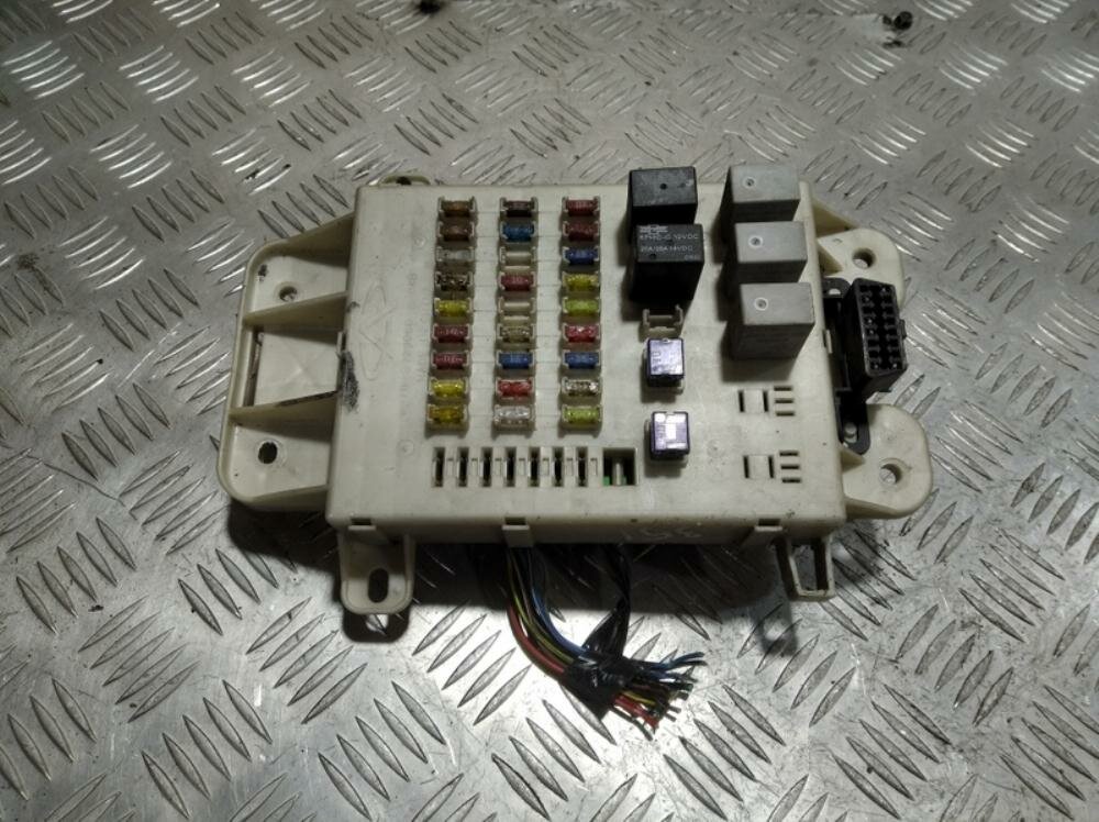 Блок предохранителей салонный CHERY Tiggo T11 T113723060