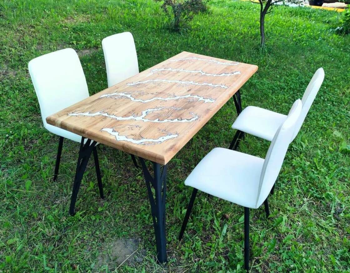 Обеденный стол 150 золотой дуб черные ножки и белые молнии