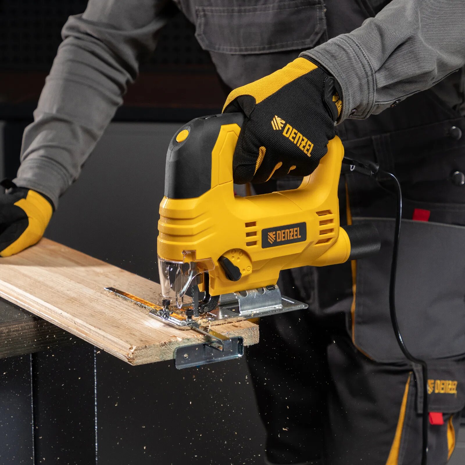 Лобзик электрический Denzel JS-65 550 Вт, 65 мм, 1000-2800 ход/мин