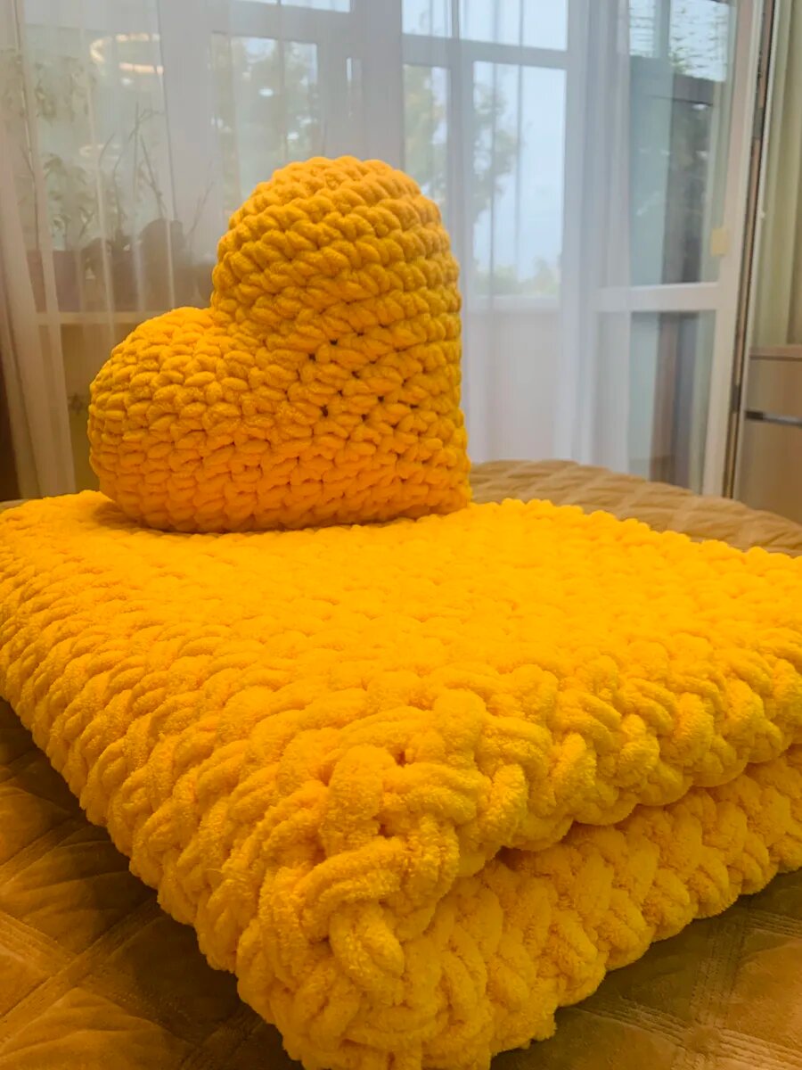 Плед 150x180 и подушка 40x40 Ручная работа из Alize Puffy