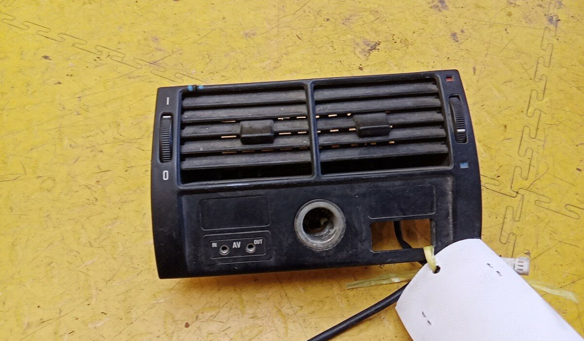 Дефлектор воздушный X5 E53 BMW 64228409081