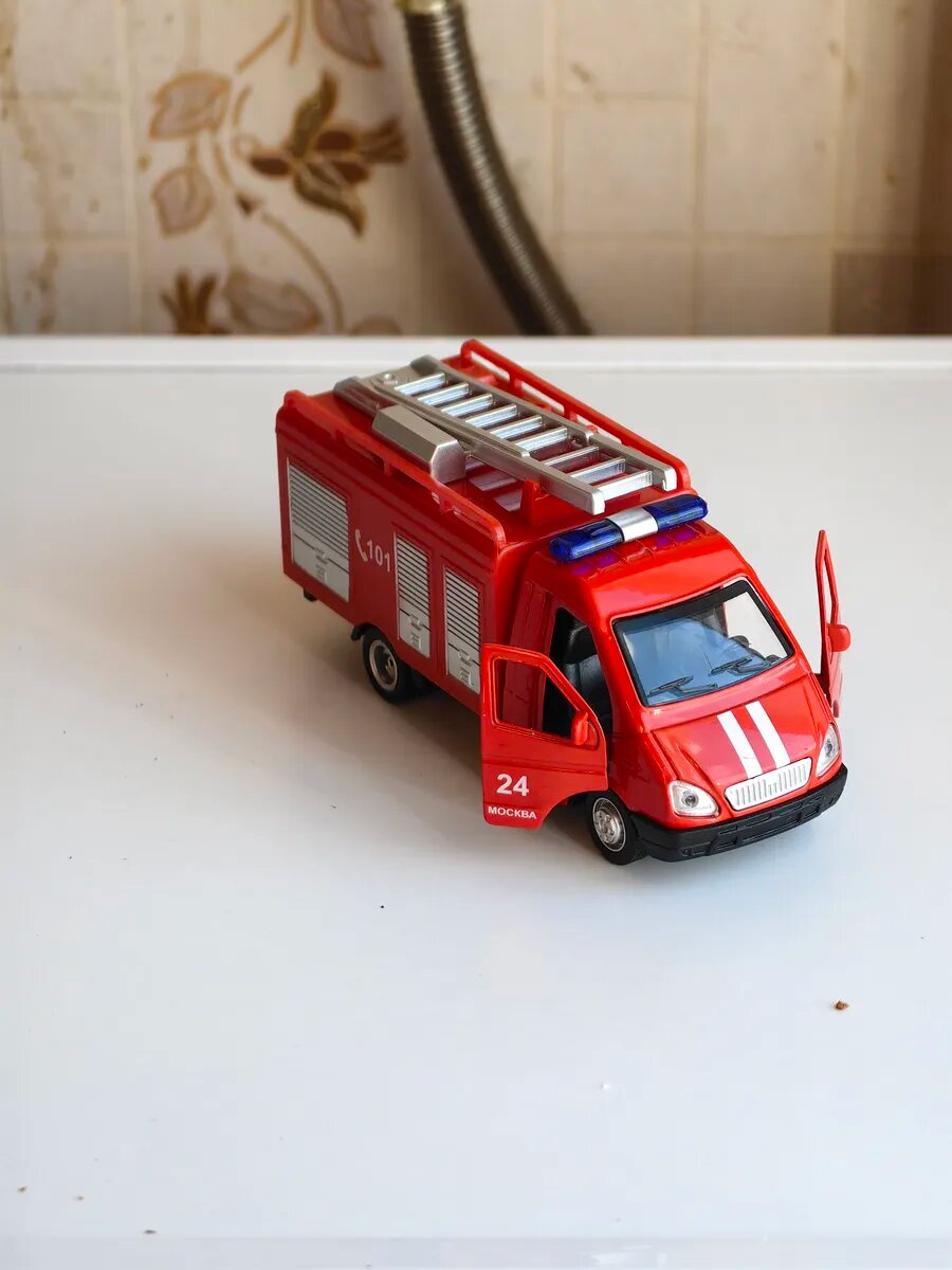 Машинка игрушка металлическая моделька