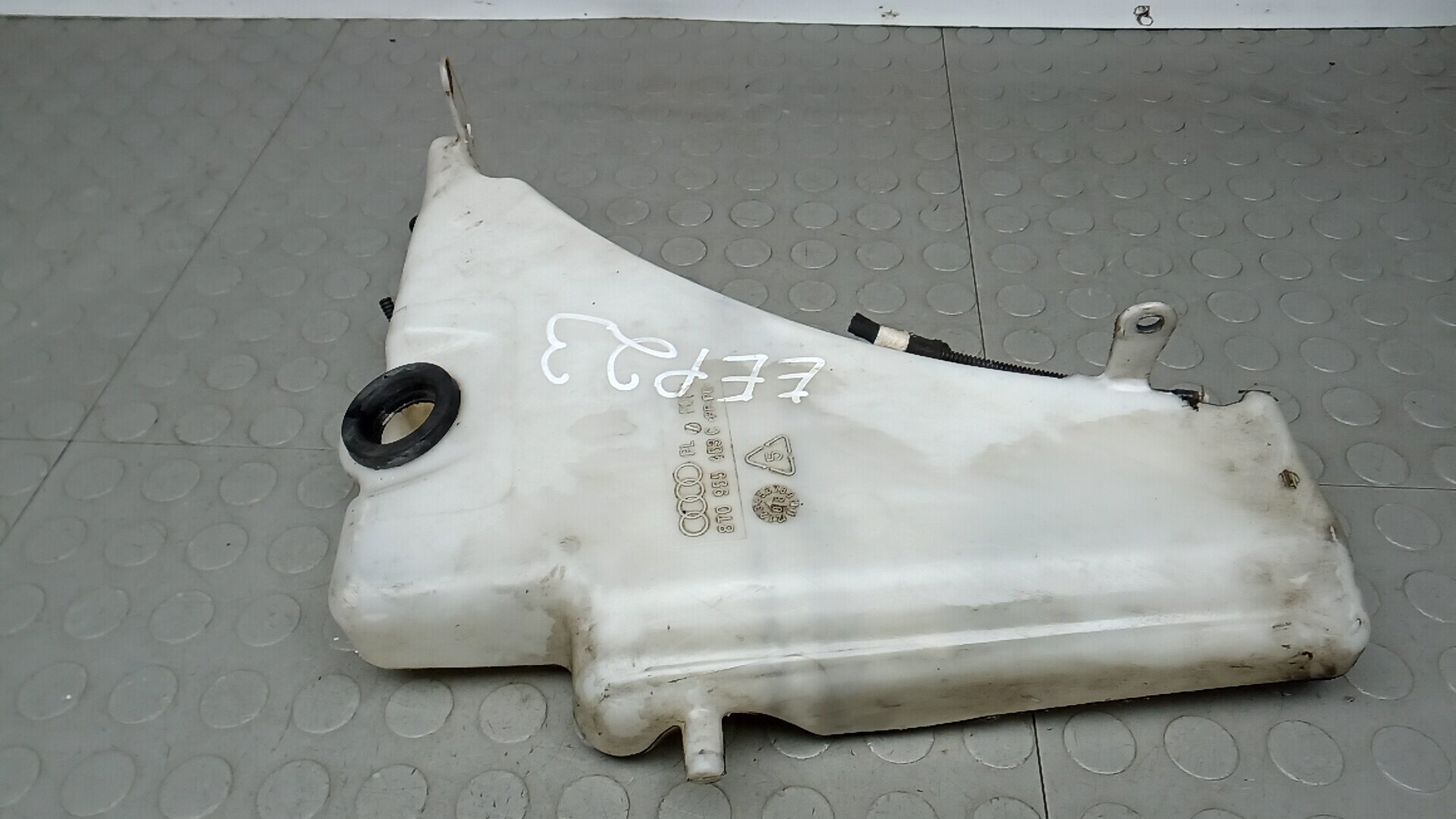 Бачок омывателя AUDI A4 B8, Номер 8T0955453C