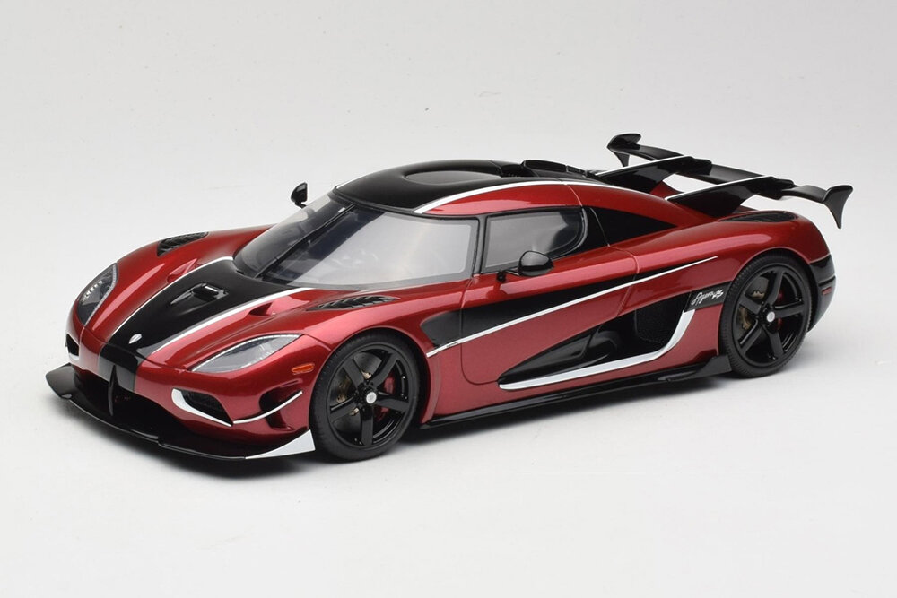 Модель коллекционная GT SPIRIT Koenigsegg agera rs world record red metallic/white/black