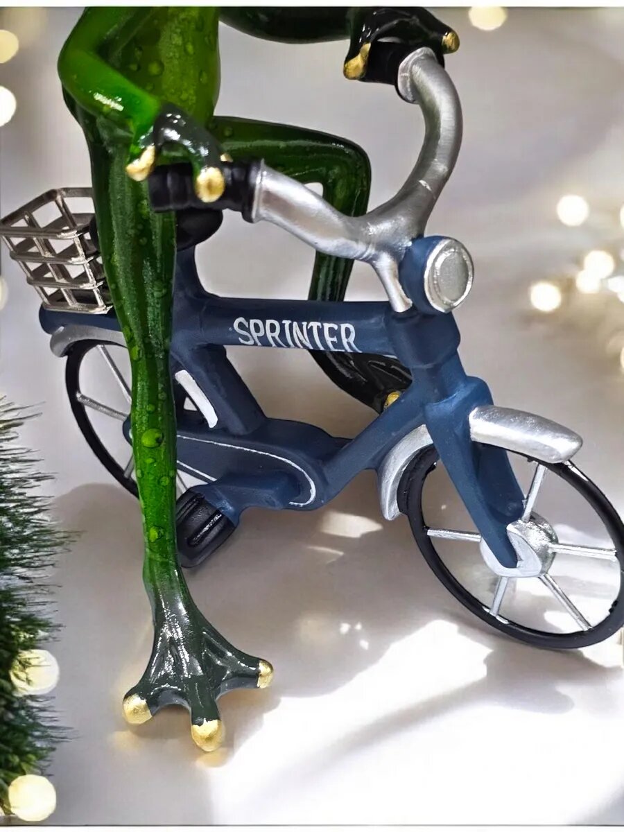 Статуэтка лягушка на велосипеде подарок с юмором