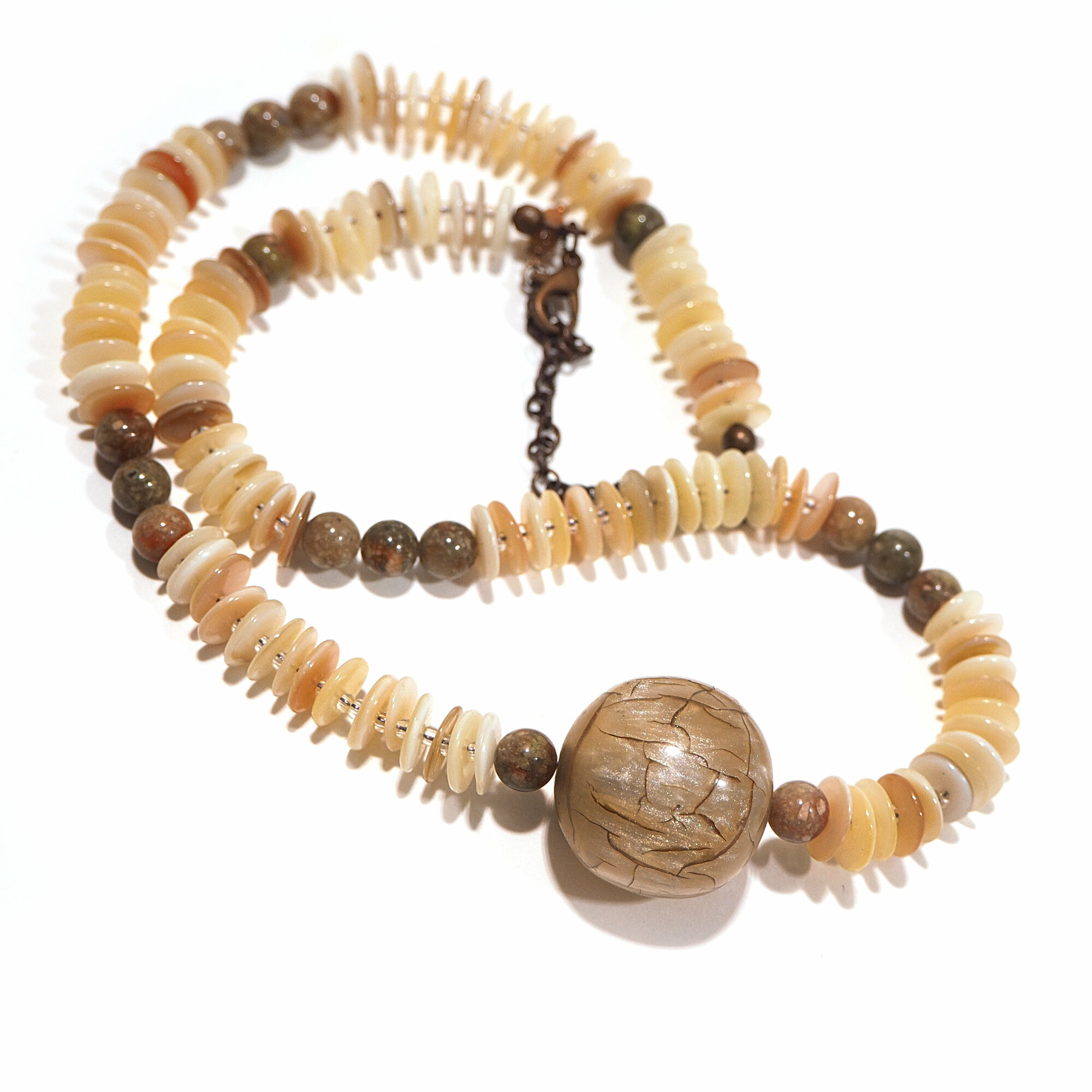 Колье, перламутр