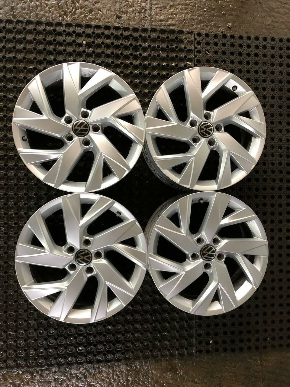 Колесные диски Volkswagen 18x7 PCD 5x112 D57.1 ET43 (оригинал)