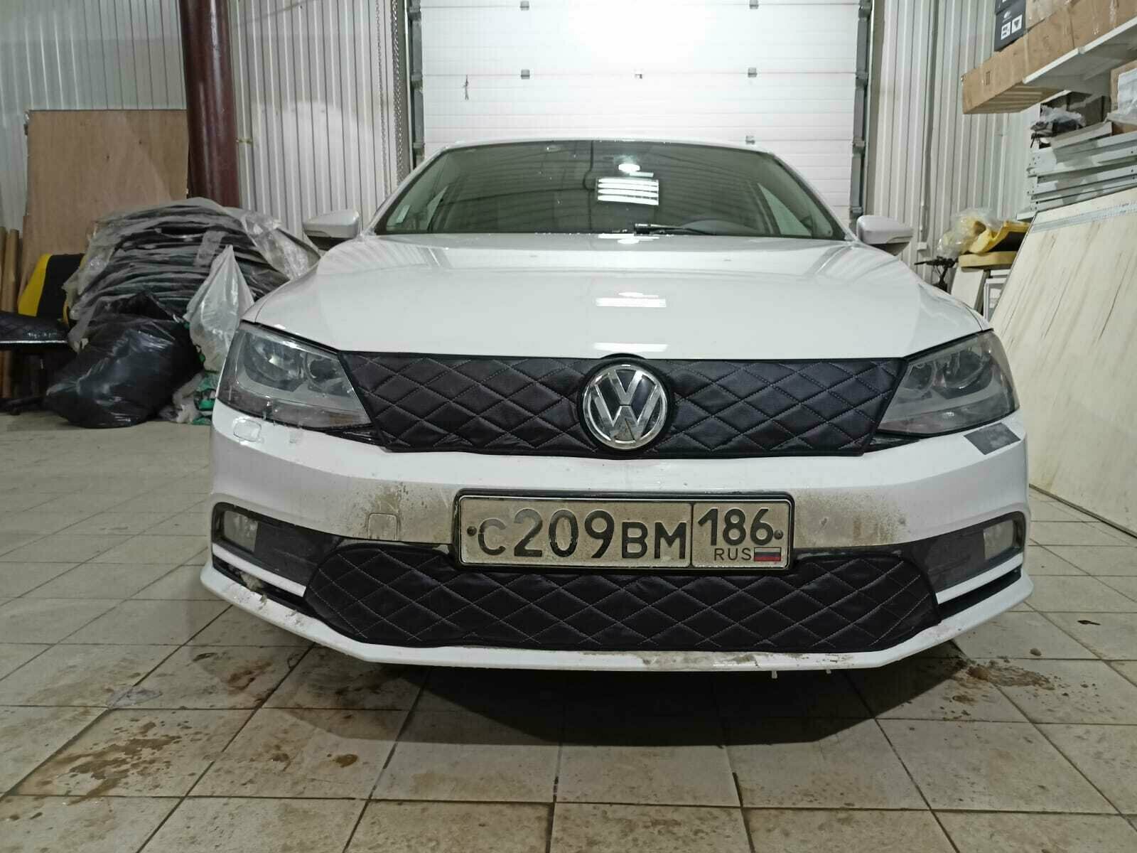 Утеплитель радиатора для Volkswagen Jetta 6 2010 -2015 2 детали ромбы
