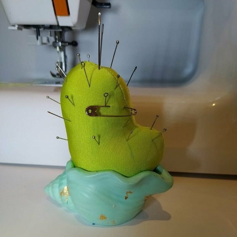 Игольница , для рукоделия, в виде кактуса, гипс и трикотаж, 12х12 см