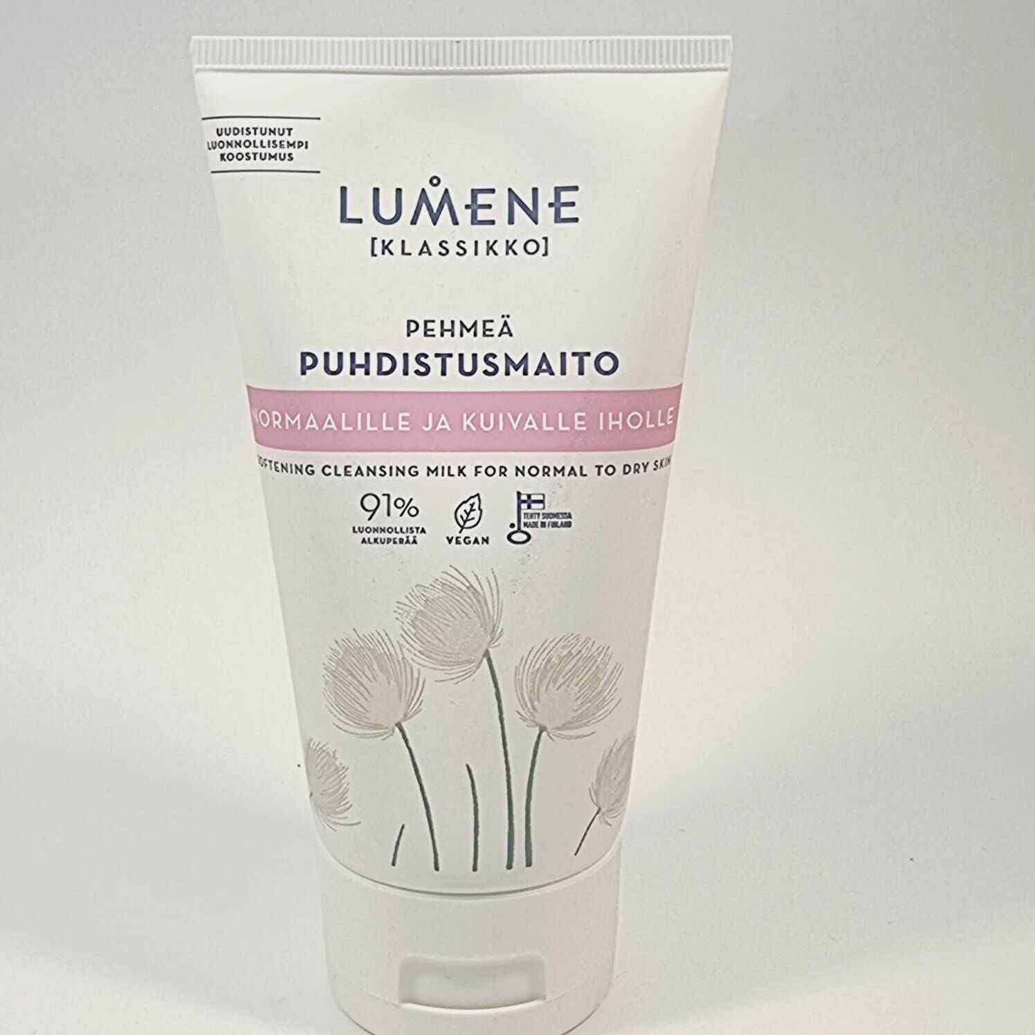 Очищающее молочко Lumene Klassikko с растительными маслами и экстрактами, для сухой кожи лица, 150 мл