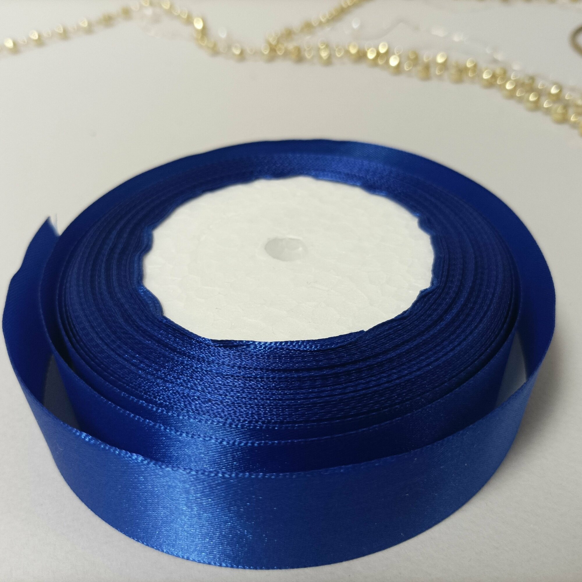 Лента атласная синяя 25 мм 23м