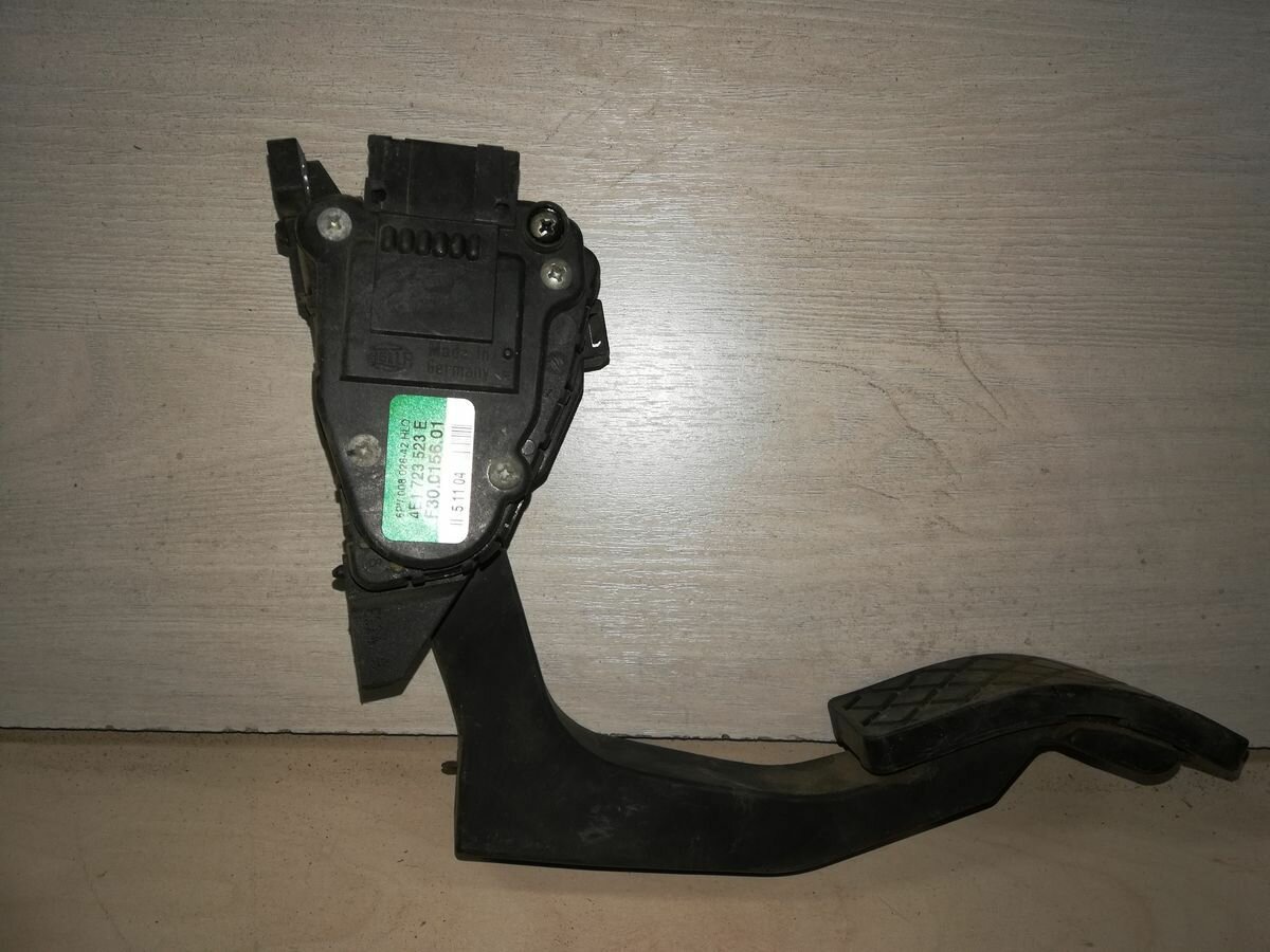 Педаль акселератора газа Audi A8 4E D3 4E1723523E 4E1723523E