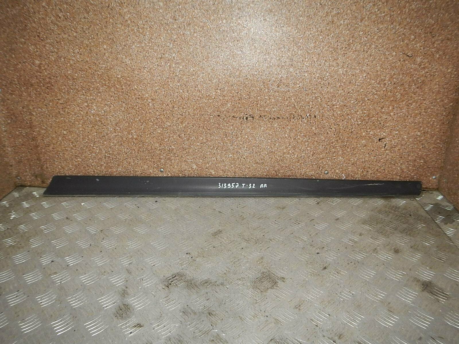 Б/У Молдинг двери передней правой, Nissan (Ниссан)-X-TRAIL (T32) (14-) NISSAN X-TRAIL (T32) (14-) Царапины, трещины на д...