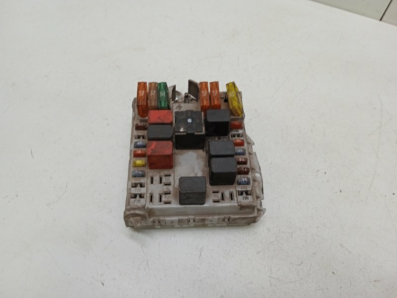 Б/У Фиат Альбеа Блок предохранителей Fiat Albea 2007 143037 Fiat/Alfa/Lancia арт. 46766010