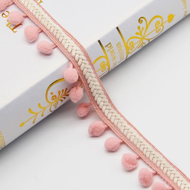 Кружевная лента с помпонами и бахромой Розовый, 11 light pink