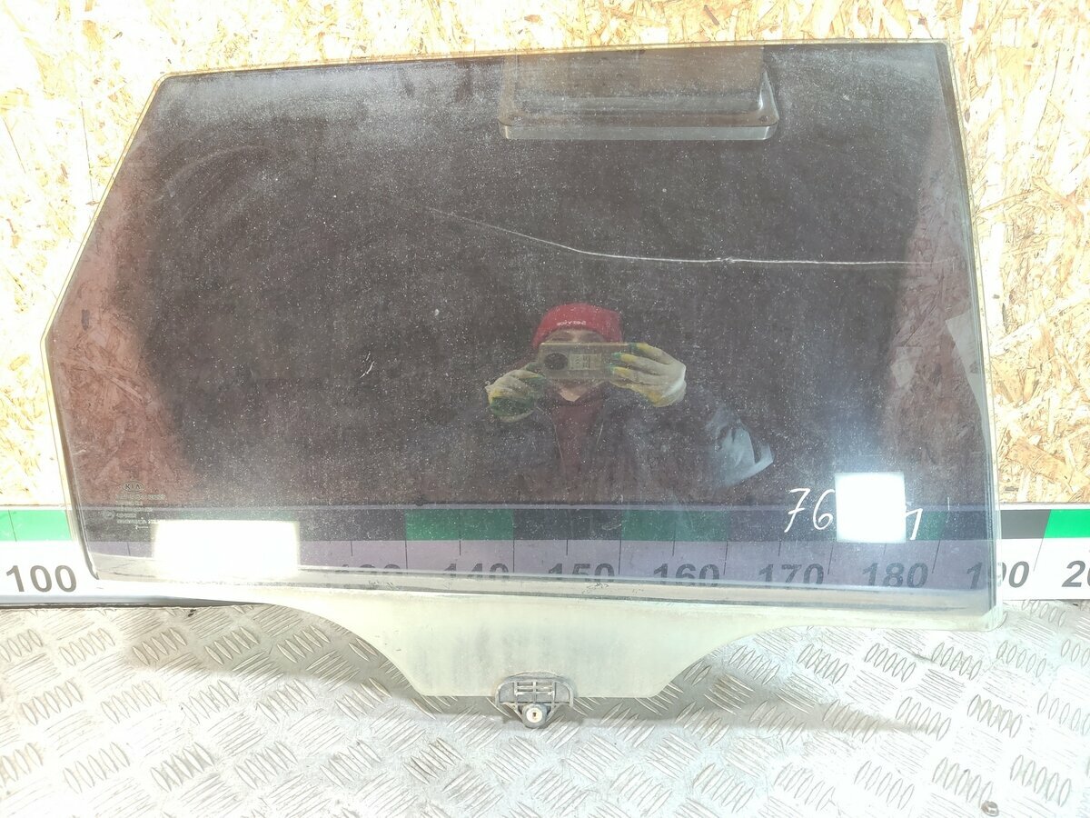 Стекло двери задней правой KIA Ceed 2007-2012 834211H500