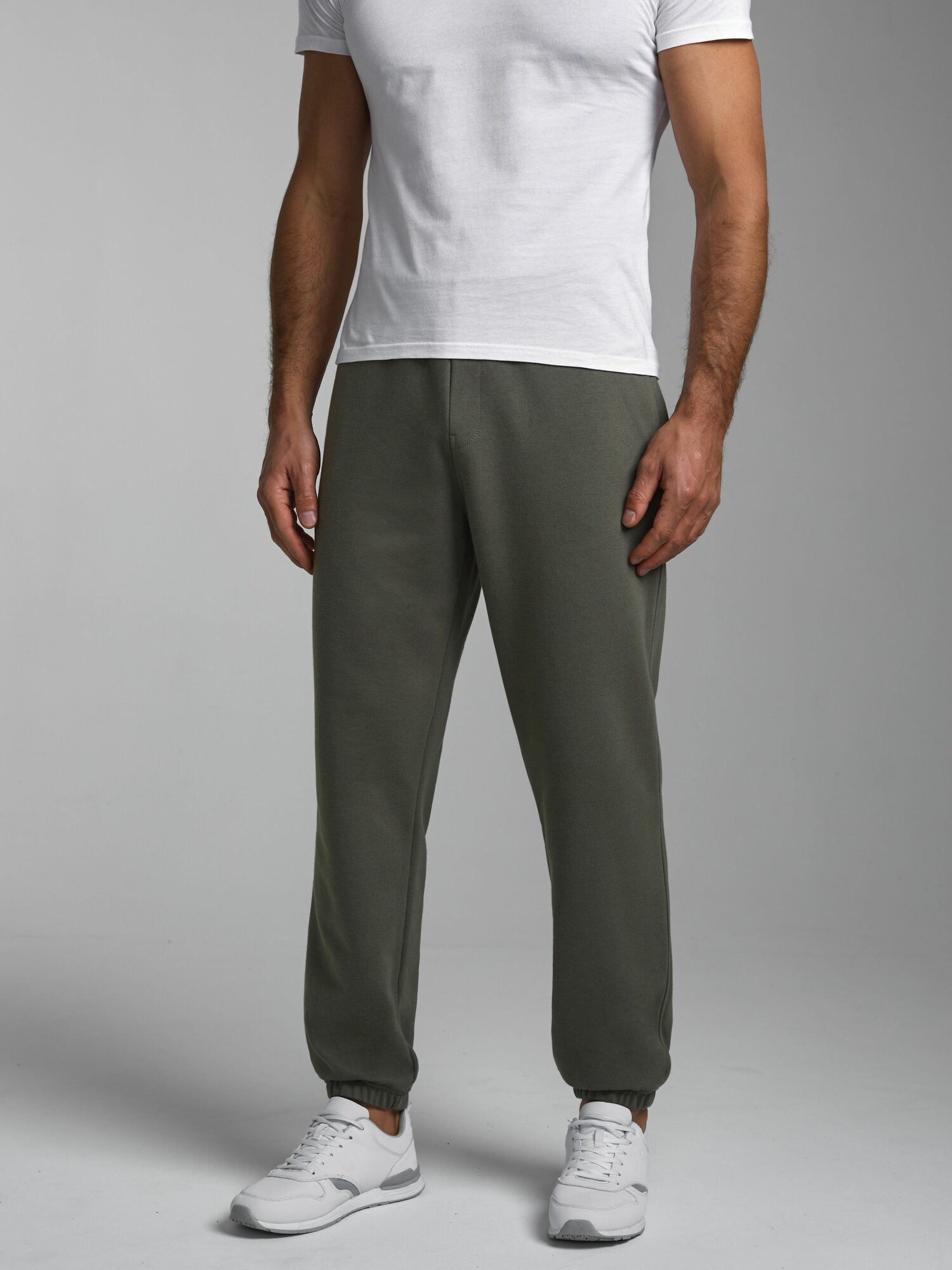 Брюки спортивные