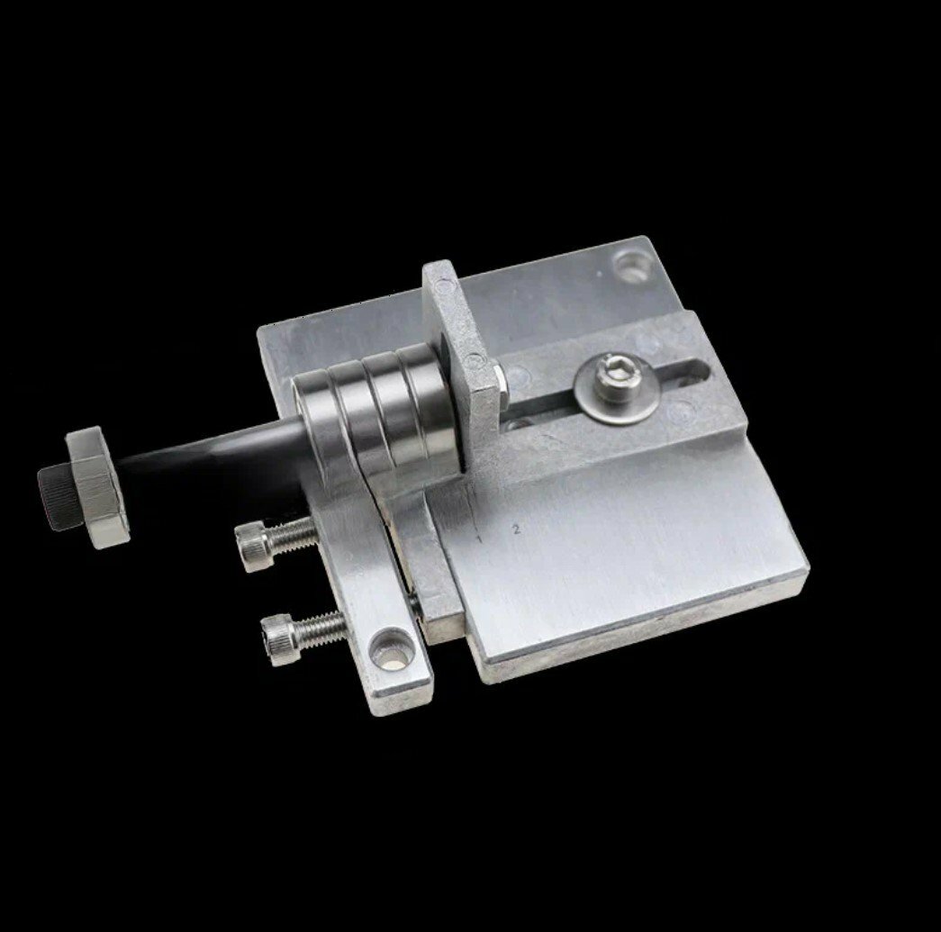 Инструмент для нарезания полос из кожи (ремнерез настольный)