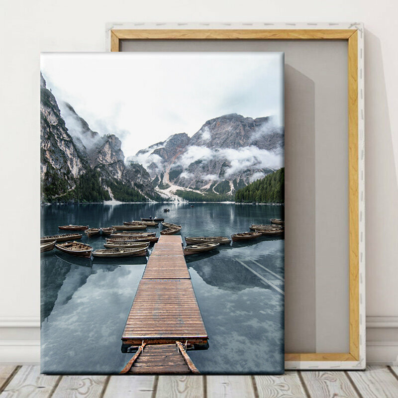 Картина на холсте 40х50 см "Лодки на горном озере", на стену для интерьера