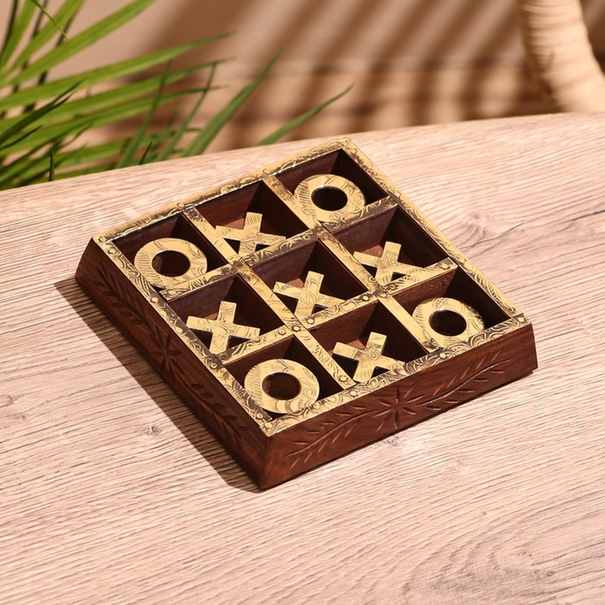 Игра настольная «Крестики-нолики», 13×13 см, дерево шишам, латунь