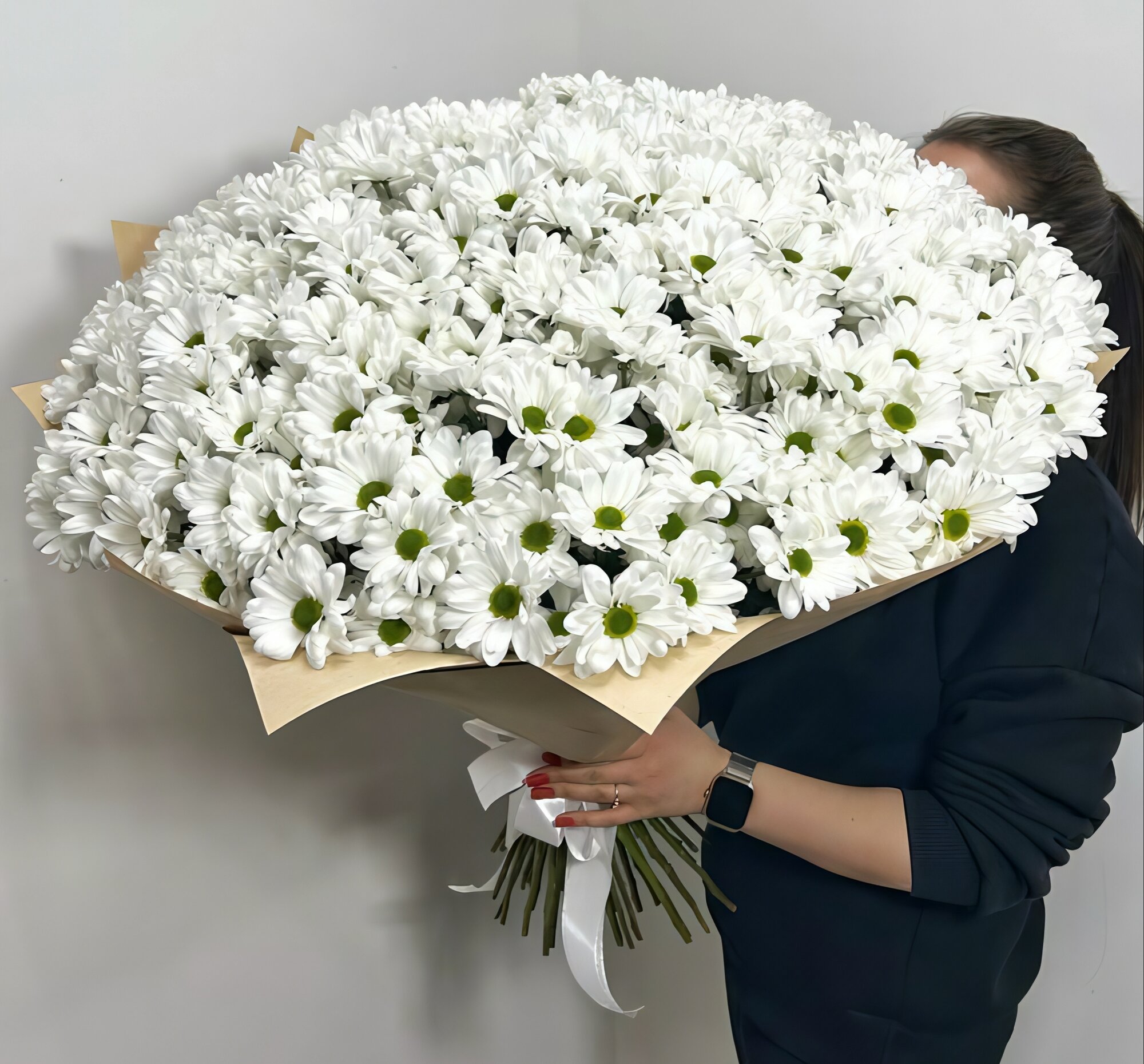 Букет из белых ромашковых хризантем красивый букет цветов, шикарный, премиум цветы, премиум букет