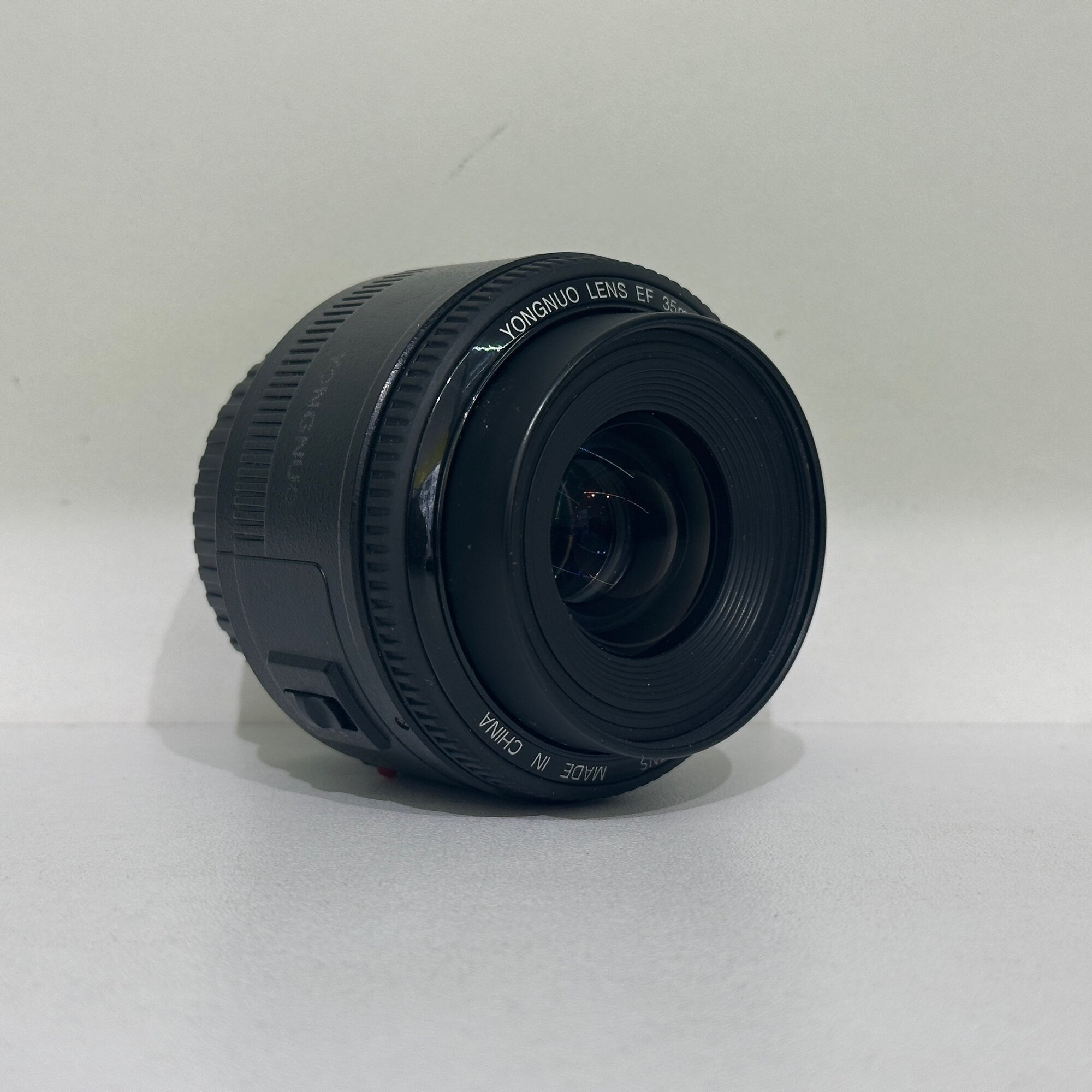 Объектив для фотоаппарата Yongnuo EF 35mm 1:2