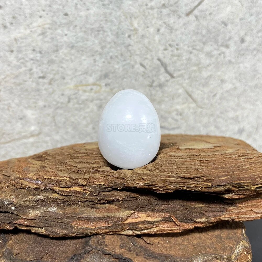 Натуральный каменный кристалл-яйцо Белый, EG20