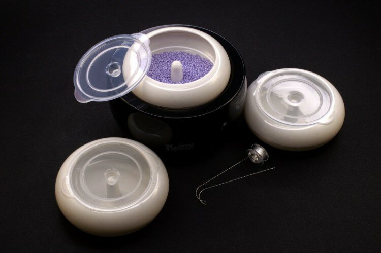 Спиннер для нанизывания бисера Power Beadsmith c 3 чашами и 2 иглами, диаметр 9,5см, пластик, 32-212, 1шт