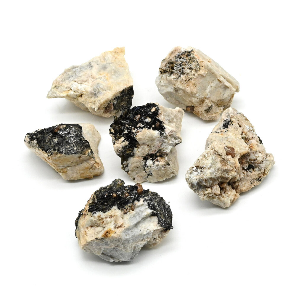 Минерал циркон в породе 33*22*17мм 20-29г .