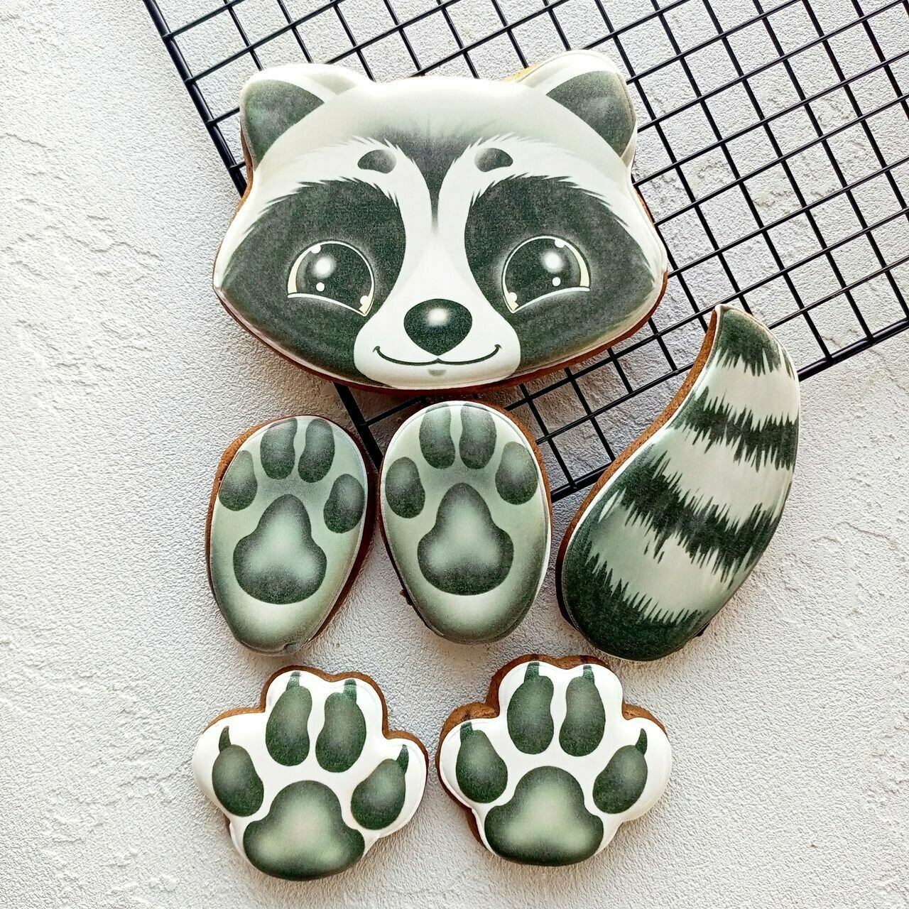 Набор имбирных пряников "Енот", топперы на торт