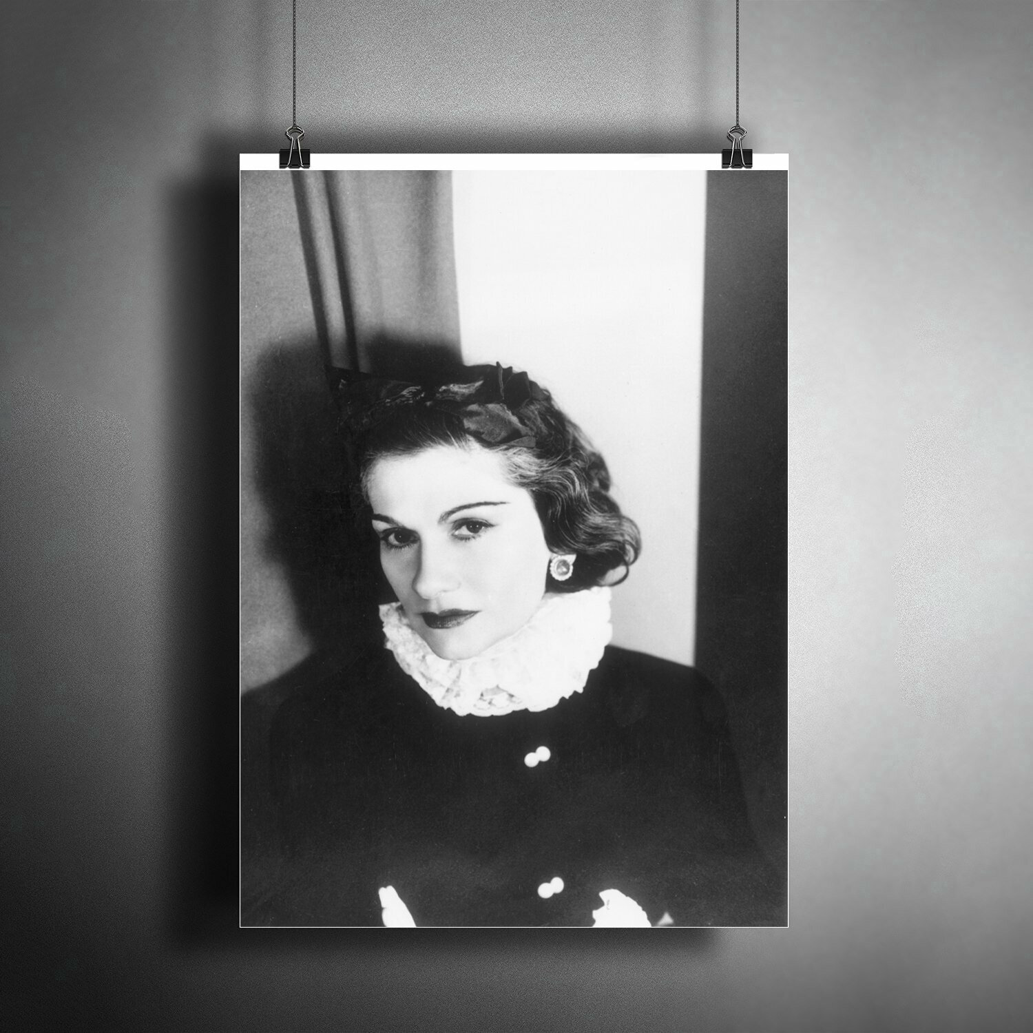 Постер плакат для интерьера "Французский модельер Коко Шанель (Coco Chanel). Основательница модного дома Chanel" / A3 (297 x 420 мм)
