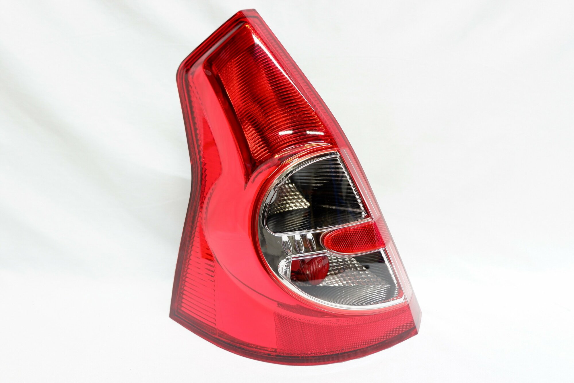 O.E.M. OEM0032FONL Фонарь левый Renault Sandero 1 (2009-2014)